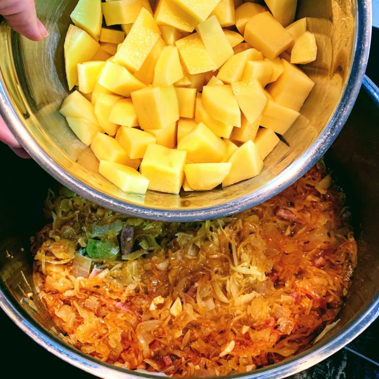 Zelňačka z kysaného zelí - Alisha Easy Cooking